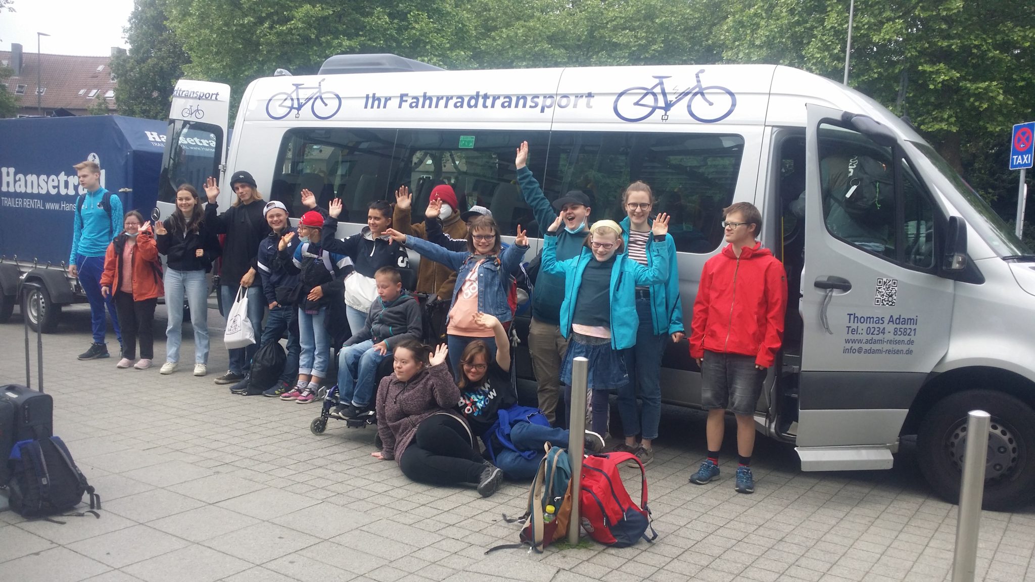 Gemeinsam ein Floß am Möhnesee bauen – DRK SofHi